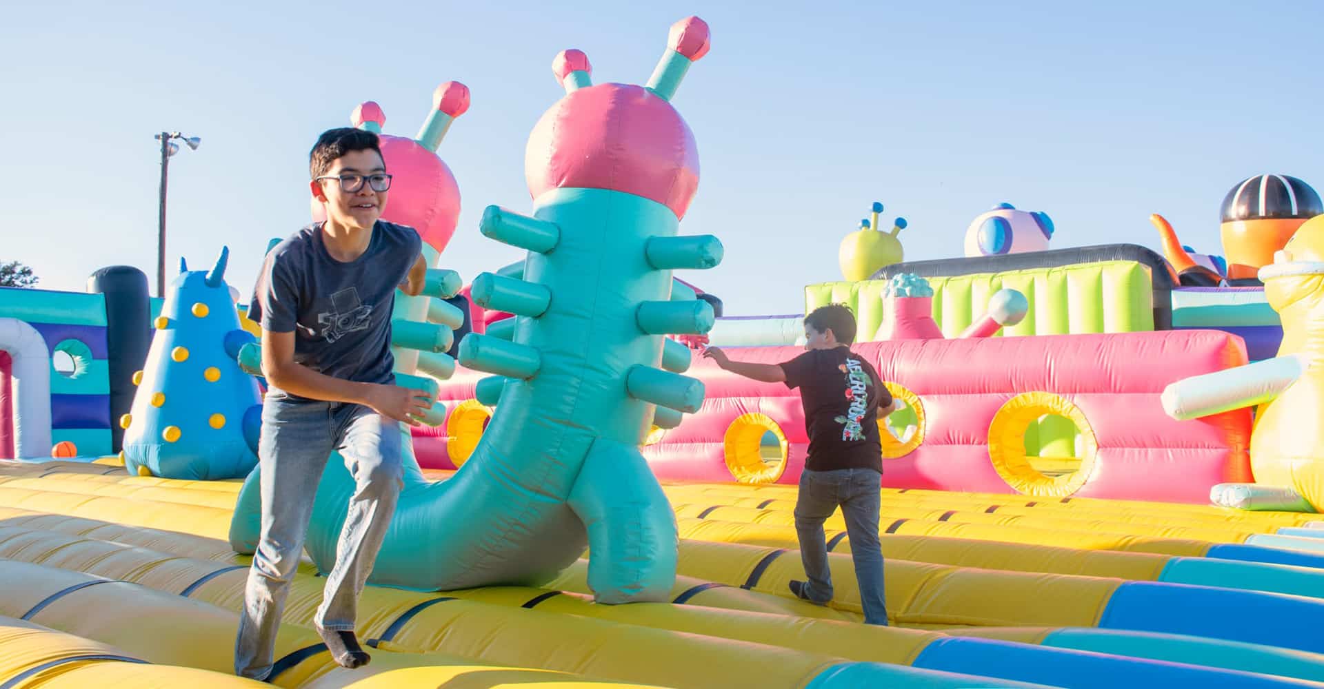 Bounce Into Fun: Perfect Occasions for Decorating a Bounce House ...